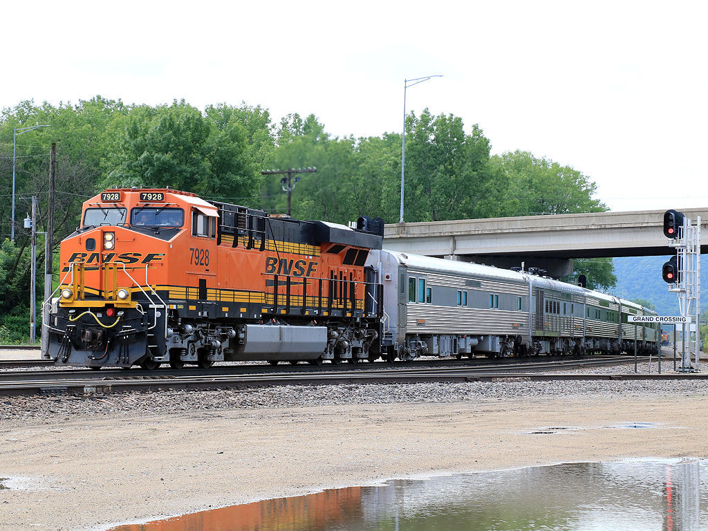 BNSF 7928